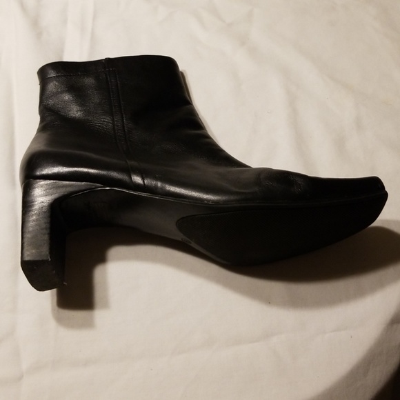 Laura Scott | Shoes | Laura Scott Womens Ankle Boot | Poshmark